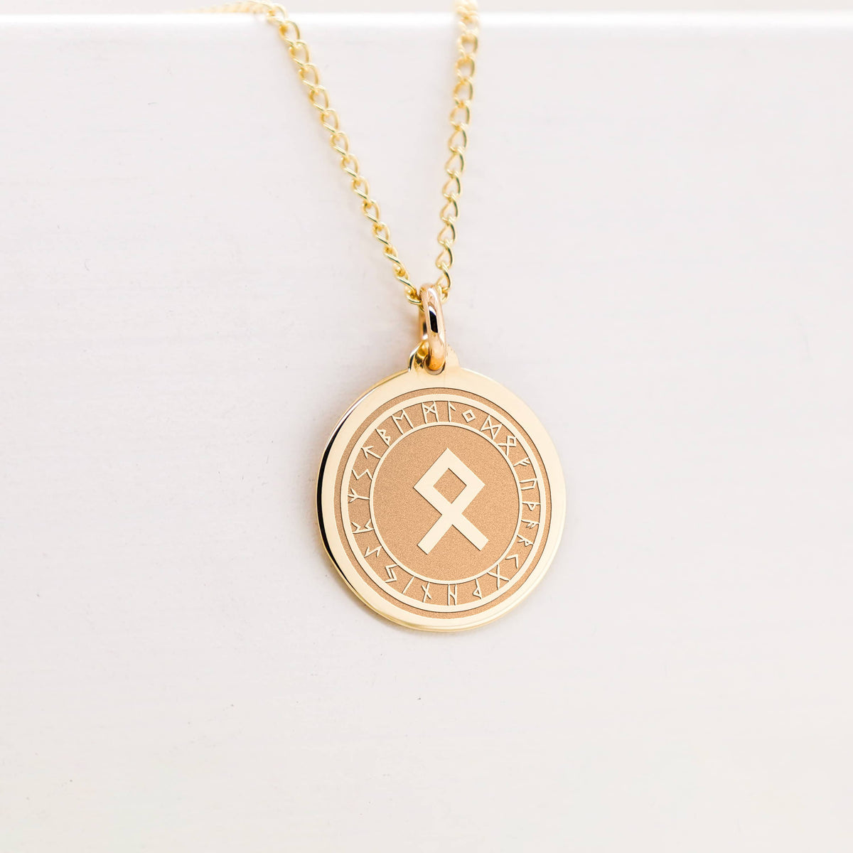 Avrora Pendant eith Othila Rune